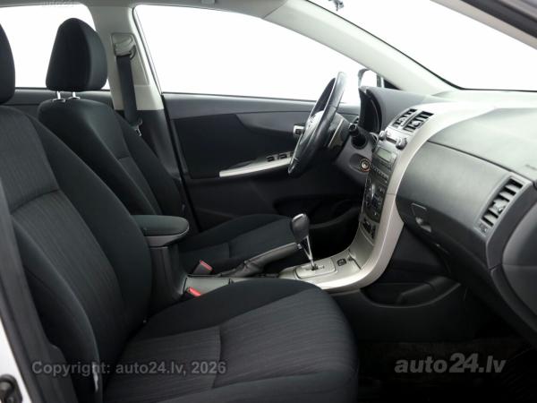 Toyota Corolla 2009 in Tallinn, with an engine capacity of 1.60 L and mileage of 210 thousand km for 2799 €, photo 6 on AUTOMOTO.COM.LV