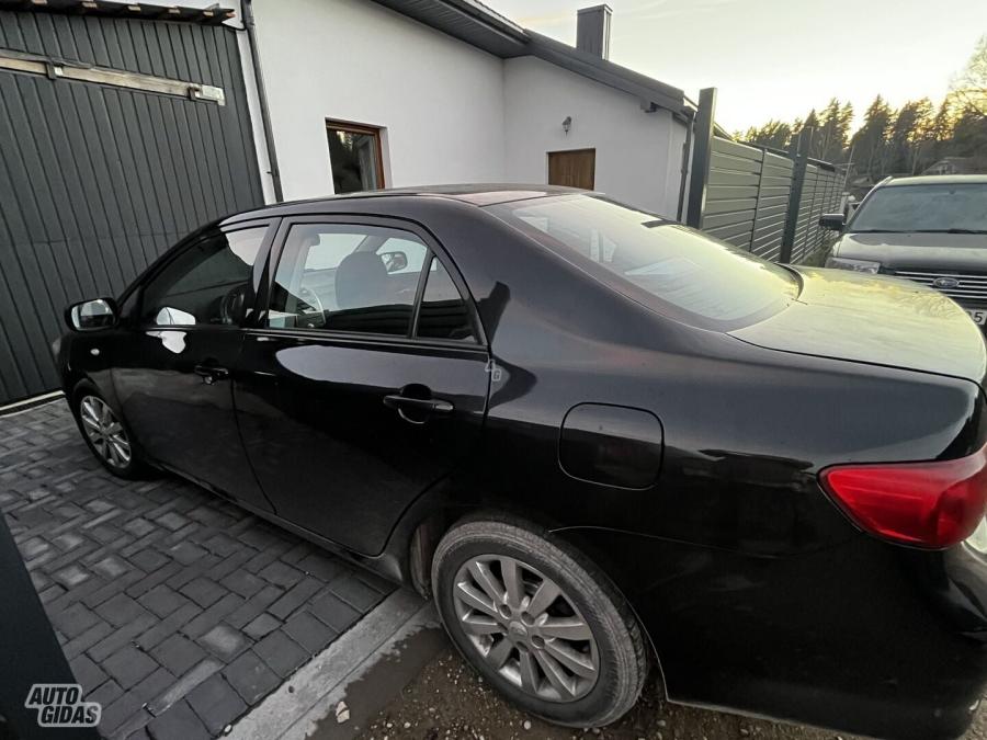 Toyota Corolla 2009 Viļņa, ar dzinēja tilpumu 1.40 L un nobraukumu 244 tūkst. km par 3000 €, foto 2 vietnē AUTOMOTO.COM.LV