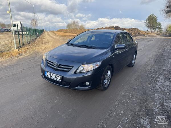 Toyota Corolla 2009 in Vilnius, with an engine capacity of 1.60 L and mileage of 225 thousand km for 3350 €, photo 1 on AUTOMOTO.COM.LV