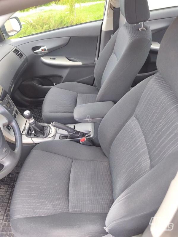 Toyota Corolla 2009 Šauļi, ar dzinēja tilpumu 2.00 L un nobraukumu 119 tūkst. km par 8000 €, foto 2 vietnē AUTOMOTO.COM.LV