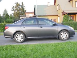 Toyota Corolla 2009 in Viljandi, with an engine capacity of 1.40 L and mileage of 280 thousand km for 2800 €, photo 5 on AUTOMOTO.COM.LV