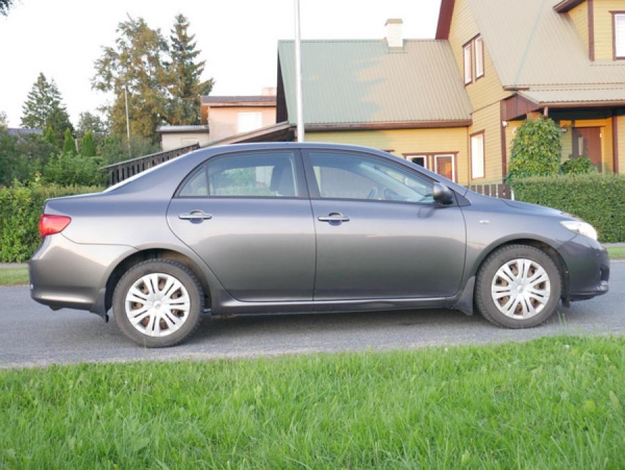 Toyota Corolla 2009 in Viljandi, with an engine capacity of 1.40 L and mileage of 280 thousand km for 2800 €, photo 5 on AUTOMOTO.COM.LV