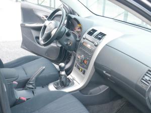 Toyota Corolla 2009 in Viljandi, with an engine capacity of 1.40 L and mileage of 280 thousand km for 2800 €, photo 10 on AUTOMOTO.COM.LV