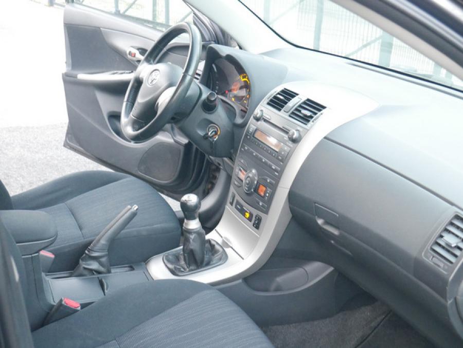 Toyota Corolla 2009 in Viljandi, with an engine capacity of 1.40 L and mileage of 280 thousand km for 2800 €, photo 10 on AUTOMOTO.COM.LV