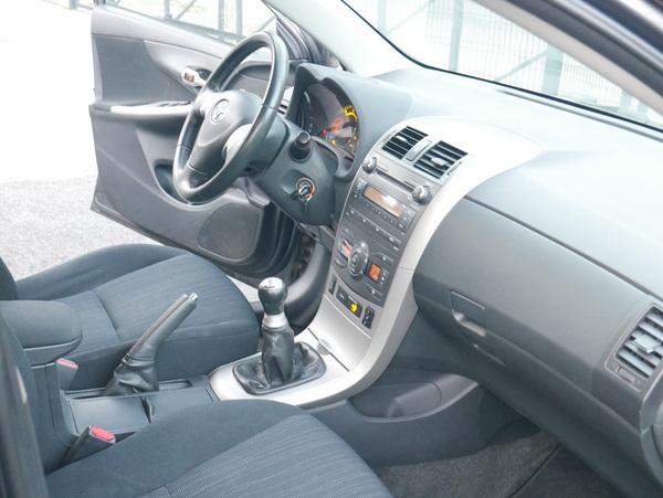 Toyota Corolla 2009 in Viljandi, with an engine capacity of 1.40 L and mileage of 280 thousand km for 2800 €, photo 9 on AUTOMOTO.COM.LV
