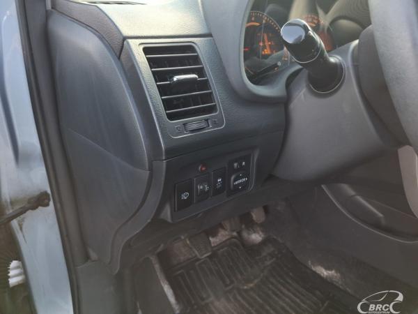 Toyota Corolla 2010 in Vilnius, with an engine capacity of 1.60 L and mileage of 191 thousand km for 1900 €, photo 5 on AUTOMOTO.COM.LV