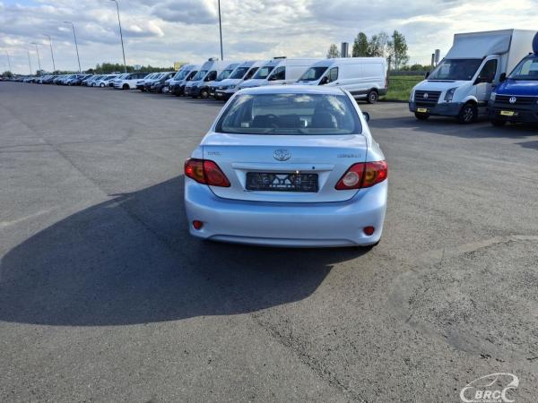 Toyota Corolla 2010 in Vilnius, with an engine capacity of 1.60 L and mileage of 191 thousand km for 1900 €, photo 3 on AUTOMOTO.COM.LV