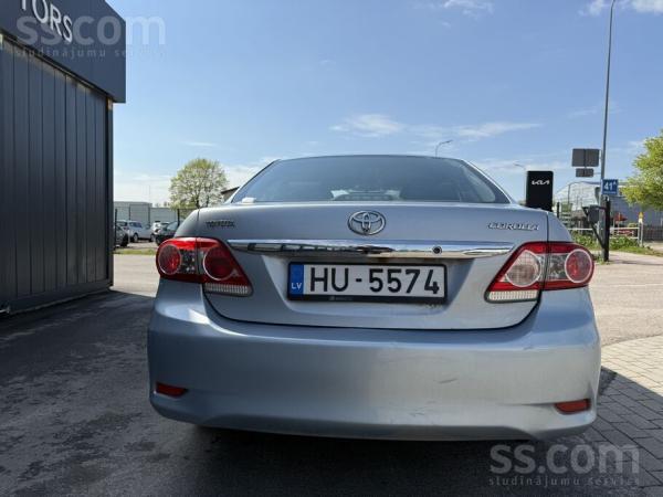 Toyota Corolla 2011 in Jelgava, with an engine capacity of 1.40 L and mileage of 186 thousand km for 4000 €, photo 4 on AUTOMOTO.COM.LV