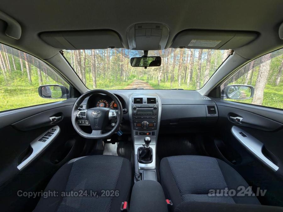 Toyota Corolla 2011 in Tallinn, with an engine capacity of 1.60 L and mileage of 249 thousand km for 4500 €, photo 12 on AUTOMOTO.COM.LV