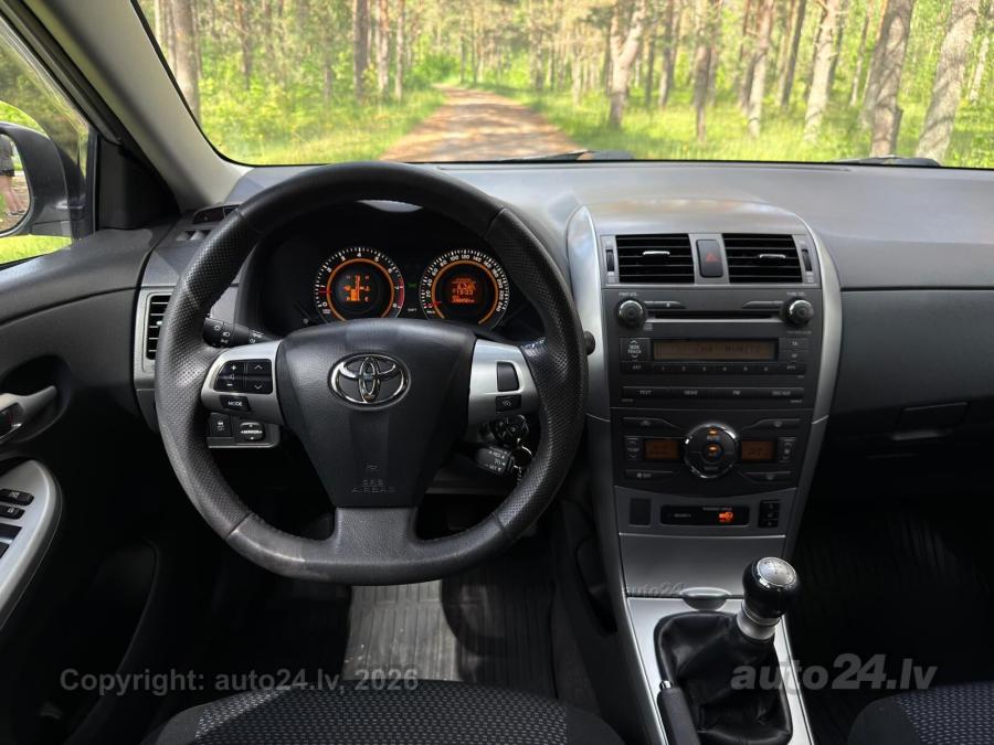 Toyota Corolla 2011 in Tallinn, with an engine capacity of 1.60 L and mileage of 249 thousand km for 4500 €, photo 13 on AUTOMOTO.COM.LV