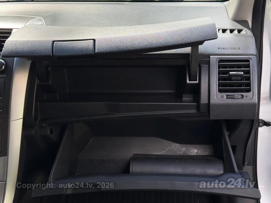 Toyota Corolla 2011 in Tallinn, with an engine capacity of 1.60 L and mileage of 249 thousand km for 4500 €, photo 19 on AUTOMOTO.COM.LV