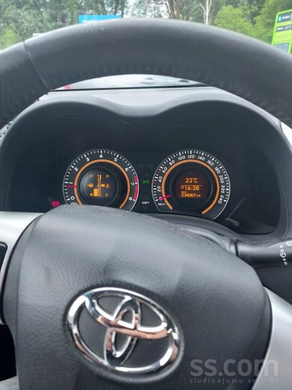 Toyota Corolla 2011 in Riga, with an engine capacity of 1.60 L and mileage of 234 thousand km for 4500 €, photo 10 on AUTOMOTO.COM.LV