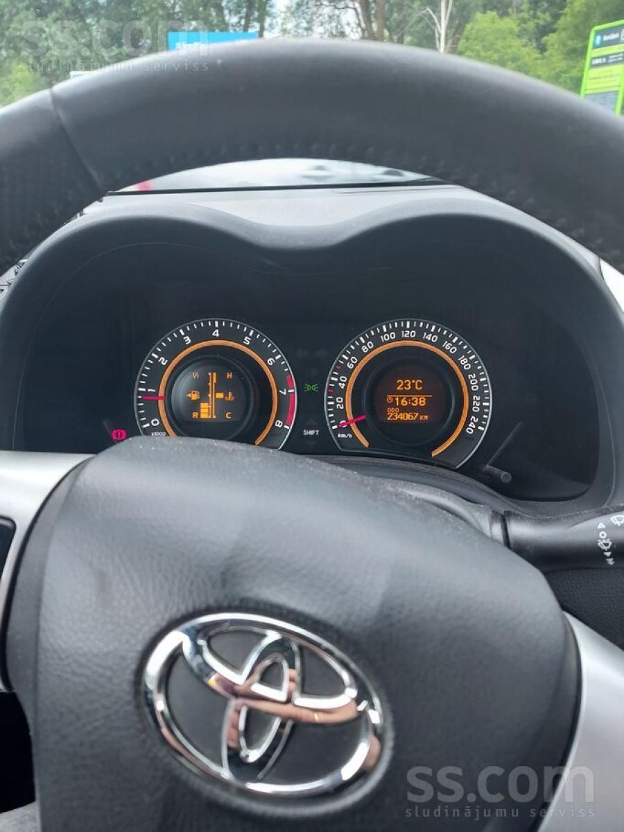 Toyota Corolla 2011 in Riga, with an engine capacity of 1.60 L and mileage of 234 thousand km for 4500 €, photo 11 on AUTOMOTO.COM.LV