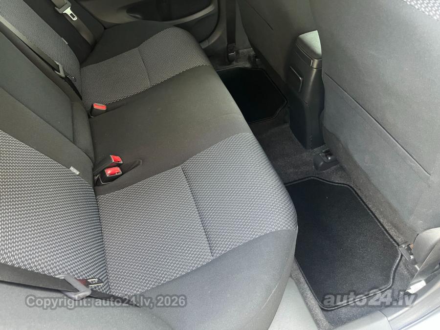 Toyota Corolla 2011 in Tallinn, with an engine capacity of 1.60 L and mileage of 151 thousand km for 6400 €, photo 14 on AUTOMOTO.COM.LV