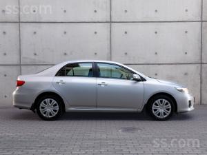 Toyota Corolla 2012 Rīga, ar dzinēja tilpumu 1.60 L un nobraukumu 99 tūkst. km par 6900 €, foto 4 vietnē AUTOMOTO.COM.LV