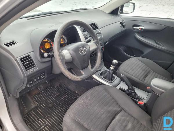 Toyota Corolla 2012 Daugavpils, ar dzinēja tilpumu 1.60 L un nobraukumu 387 tūkst. km par 3150 €, foto 5 vietnē AUTOMOTO.COM.LV