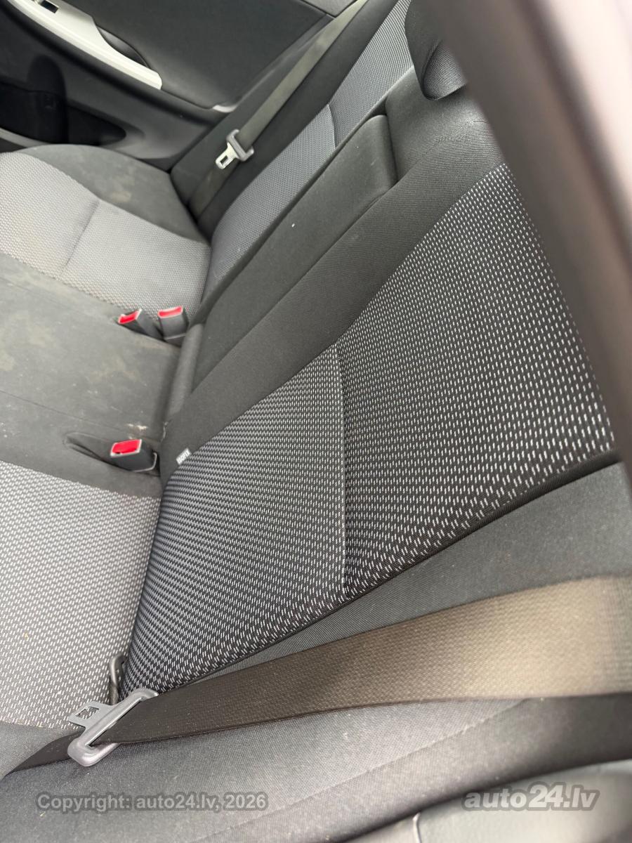 Toyota Corolla 2012 Tallina, ar dzinēja tilpumu 1.60 L un nobraukumu 114 tūkst. km par 5600 €, foto 13 vietnē AUTOMOTO.COM.LV
