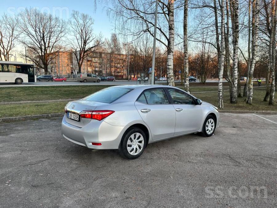 Toyota Corolla 2013 in Riga, with an engine capacity of 1.60 L and mileage of 132 thousand km for 5990 €, photo 3 on AUTOMOTO.COM.LV