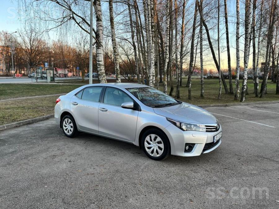 Toyota Corolla 2013 in Riga, with an engine capacity of 1.60 L and mileage of 132 thousand km for 5990 €, photo 4 on AUTOMOTO.COM.LV