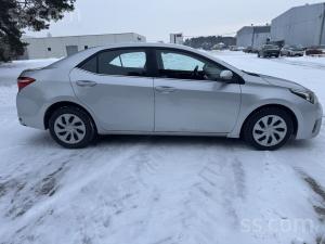 Toyota Corolla 2013 Rīga, ar dzinēja tilpumu 1.40 L un nobraukumu 343 tūkst. km par 6444 €, foto 4 vietnē AUTOMOTO.COM.LV