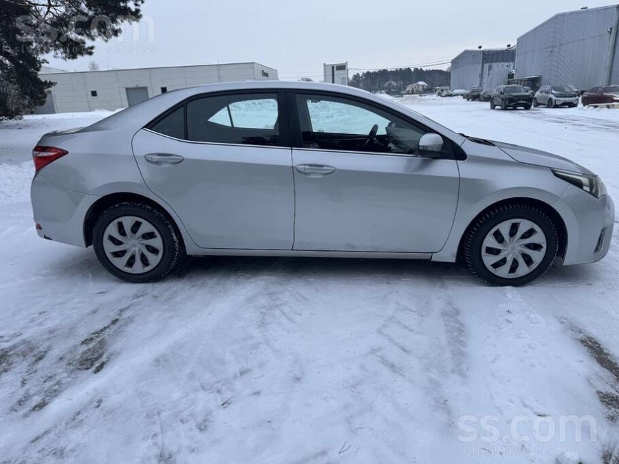 Toyota Corolla 2013 Rīga, ar dzinēja tilpumu 1.40 L un nobraukumu 343 tūkst. km par 6444 €, foto 4 vietnē AUTOMOTO.COM.LV