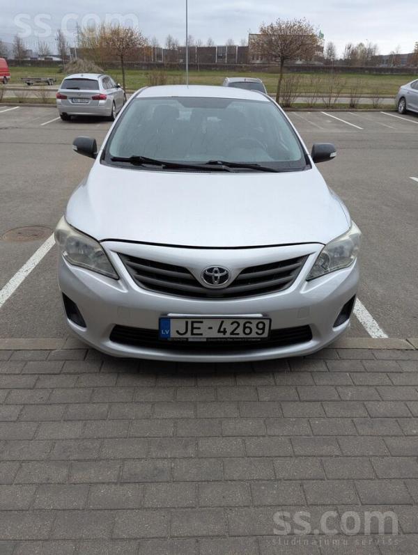 Toyota Corolla 2013 Rīga, ar dzinēja tilpumu 1.30 L un nobraukumu 214 tūkst. km par 2100 €, foto 1 vietnē AUTOMOTO.COM.LV