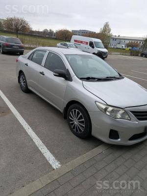 Toyota Corolla 2013 Rīga, ar dzinēja tilpumu 1.30 L un nobraukumu 214 tūkst. km par 2100 €, foto 3 vietnē AUTOMOTO.COM.LV
