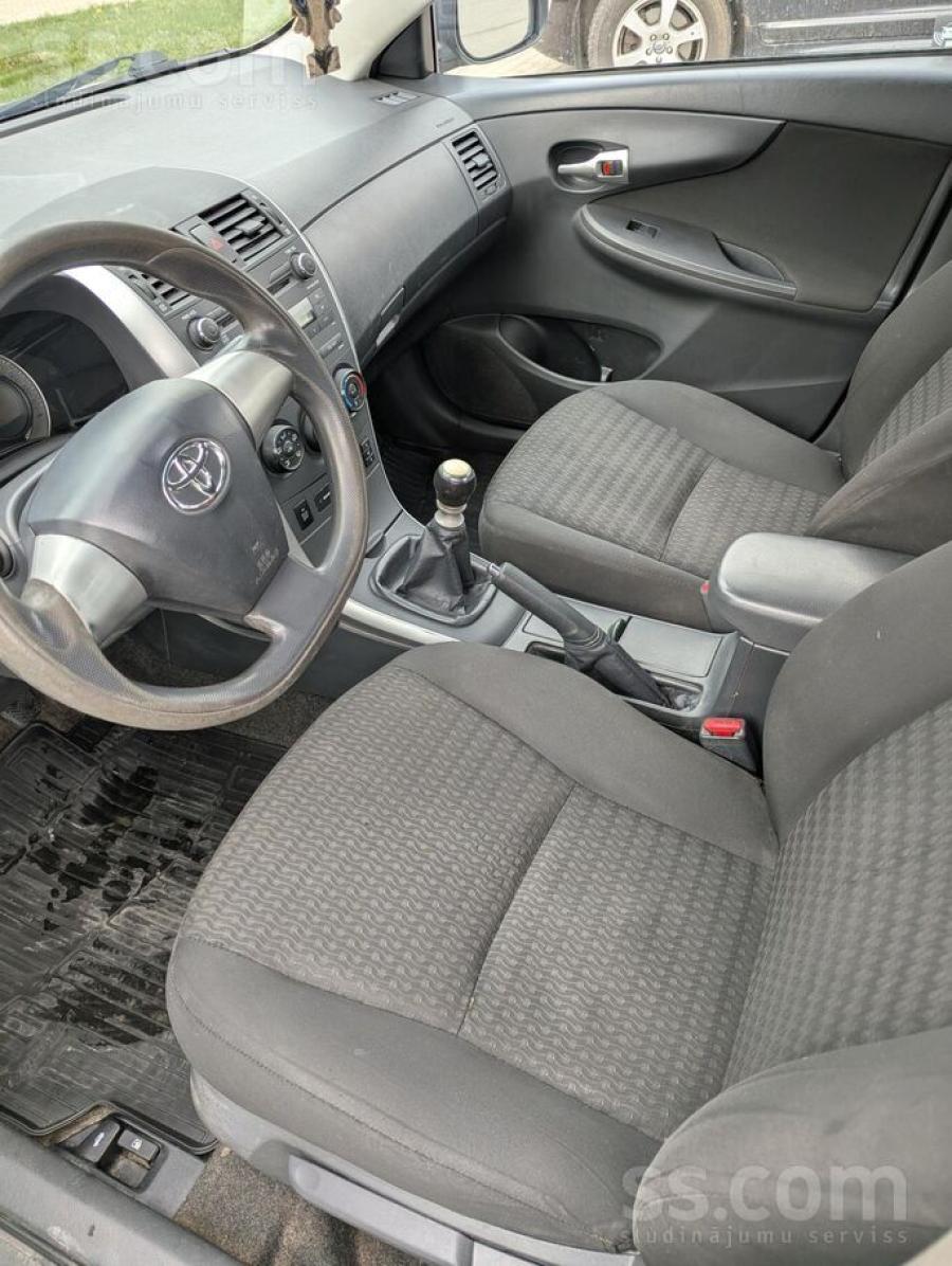 Toyota Corolla 2013 Rīga, ar dzinēja tilpumu 1.30 L un nobraukumu 214 tūkst. km par 2100 €, foto 6 vietnē AUTOMOTO.COM.LV