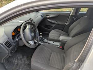 Toyota Corolla 2013 Rīga, ar dzinēja tilpumu 1.30 L un nobraukumu 214 tūkst. km par 2500 €, foto 7 vietnē AUTOMOTO.COM.LV