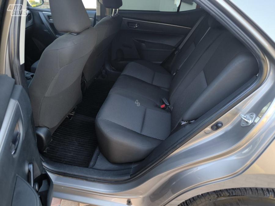 Toyota Corolla 2014 Šalčininkai, ar dzinēja tilpumu 1.40 L un nobraukumu 166 tūkst. km par 5999 €, foto 19 vietnē AUTOMOTO.COM.LV