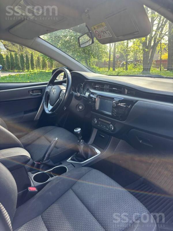 Toyota Corolla 2015 in Riga, with an engine capacity of 1.60 L and mileage of 147 thousand km for 8900 €, photo 5 on AUTOMOTO.COM.LV