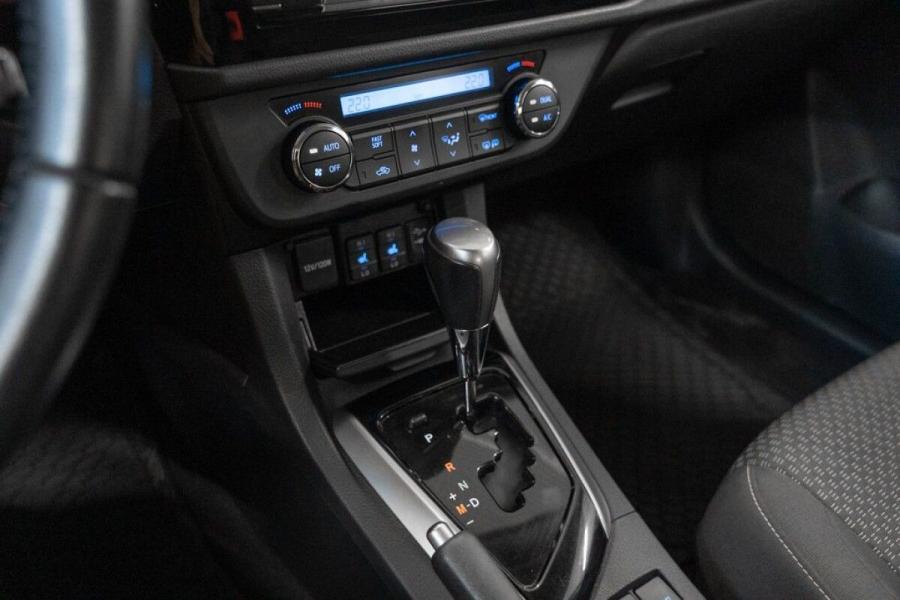 Toyota Corolla 2016 Viļņa, ar dzinēja tilpumu 1.60 L un nobraukumu 143 tūkst. km par 10500 €, foto 15 vietnē AUTOMOTO.COM.LV