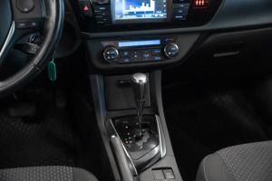 Toyota Corolla 2016 Viļņa, ar dzinēja tilpumu 1.60 L un nobraukumu 143 tūkst. km par 10500 €, foto 16 vietnē AUTOMOTO.COM.LV