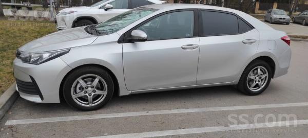 Toyota Corolla 2017 in Riga, with an engine capacity of 1.40 L and mileage of 221 thousand km for 7900 €, photo 2 on AUTOMOTO.COM.LV