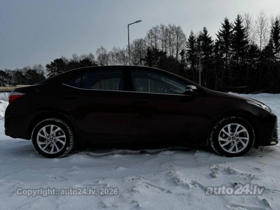 Toyota Corolla 2017 Tallina, ar dzinēja tilpumu 1.60 L un nobraukumu 103 tūkst. km par 12000 €, foto 4 vietnē AUTOMOTO.COM.LV