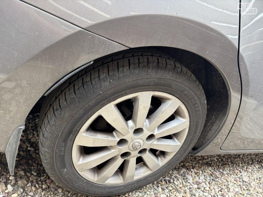 Toyota Corolla 2017 in Vilnius, with an engine capacity of 1.60 L and mileage of 142 thousand km for 9900 €, photo 7 on AUTOMOTO.COM.LV
