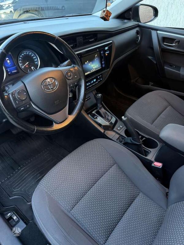 Toyota Corolla 2017 in Vilnius, with an engine capacity of 1.60 L and mileage of 175 thousand km for 10500 €, photo 7 on AUTOMOTO.COM.LV