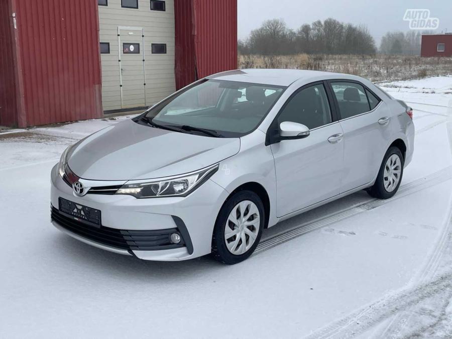 Toyota Corolla 2018 in Ukmerge, with an engine capacity of 1.60 L and mileage of 129 thousand km for 9300 €, photo 1 on AUTOMOTO.COM.LV