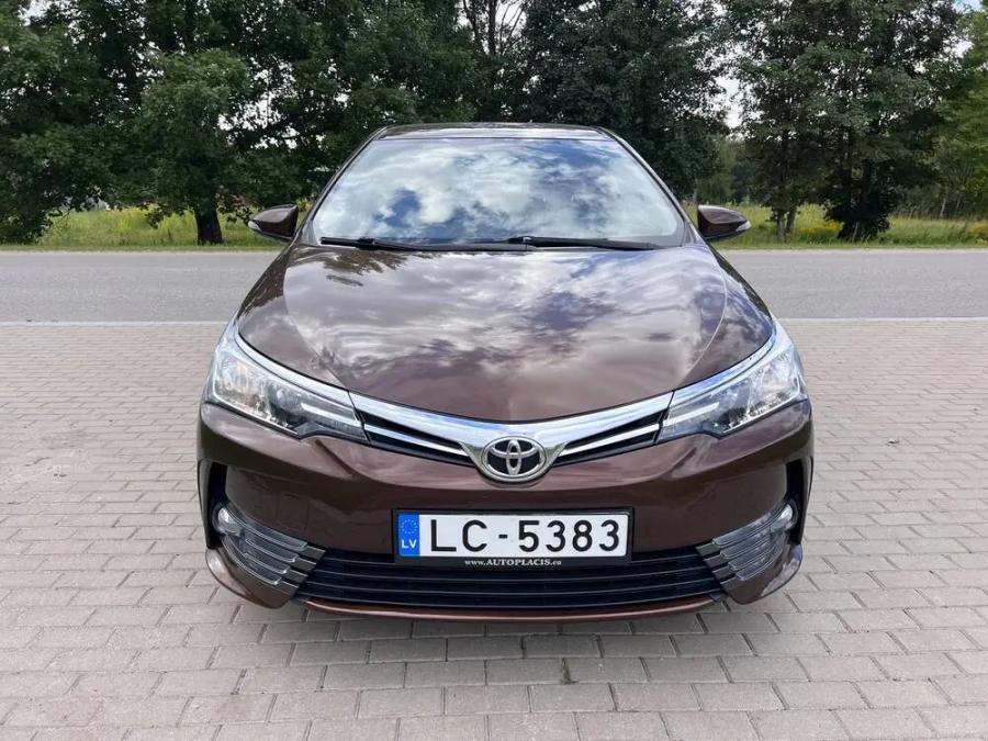 Toyota Corolla 2018 in Riga, with an engine capacity of 1.60 L and mileage of 81 thousand km for 11950 €, photo 3 on AUTOMOTO.COM.LV