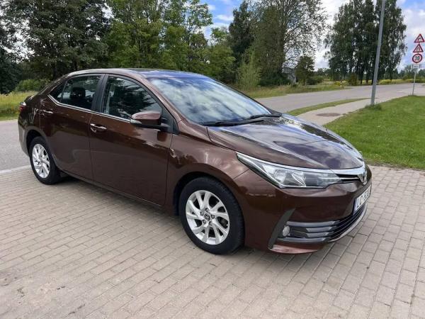 Toyota Corolla 2018 in Riga, with an engine capacity of 1.60 L and mileage of 81 thousand km for 11950 €, photo 3 on AUTOMOTO.COM.LV