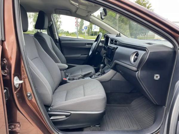 Toyota Corolla 2018 in Riga, with an engine capacity of 1.60 L and mileage of 81 thousand km for 11950 €, photo 10 on AUTOMOTO.COM.LV