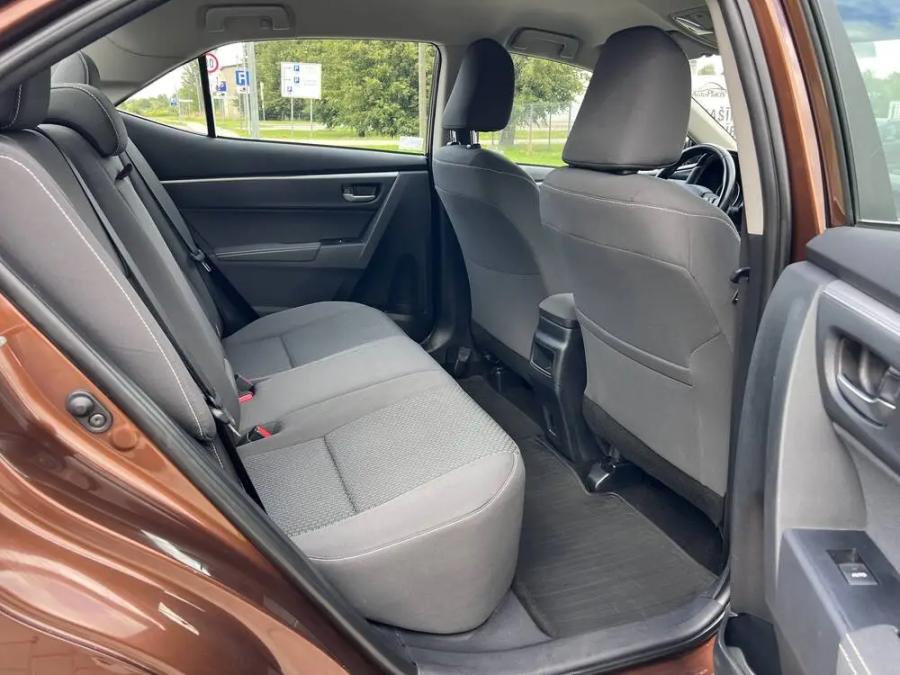 Toyota Corolla 2018 in Riga, with an engine capacity of 1.60 L and mileage of 81 thousand km for 11950 €, photo 12 on AUTOMOTO.COM.LV