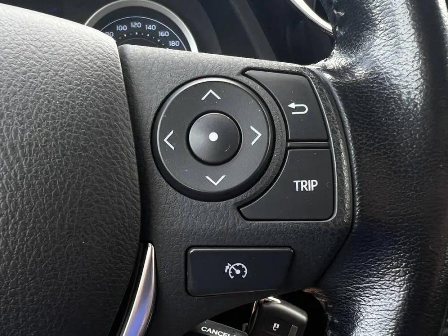 Toyota Corolla 2018 in Riga, with an engine capacity of 1.60 L and mileage of 81 thousand km for 11950 €, photo 21 on AUTOMOTO.COM.LV