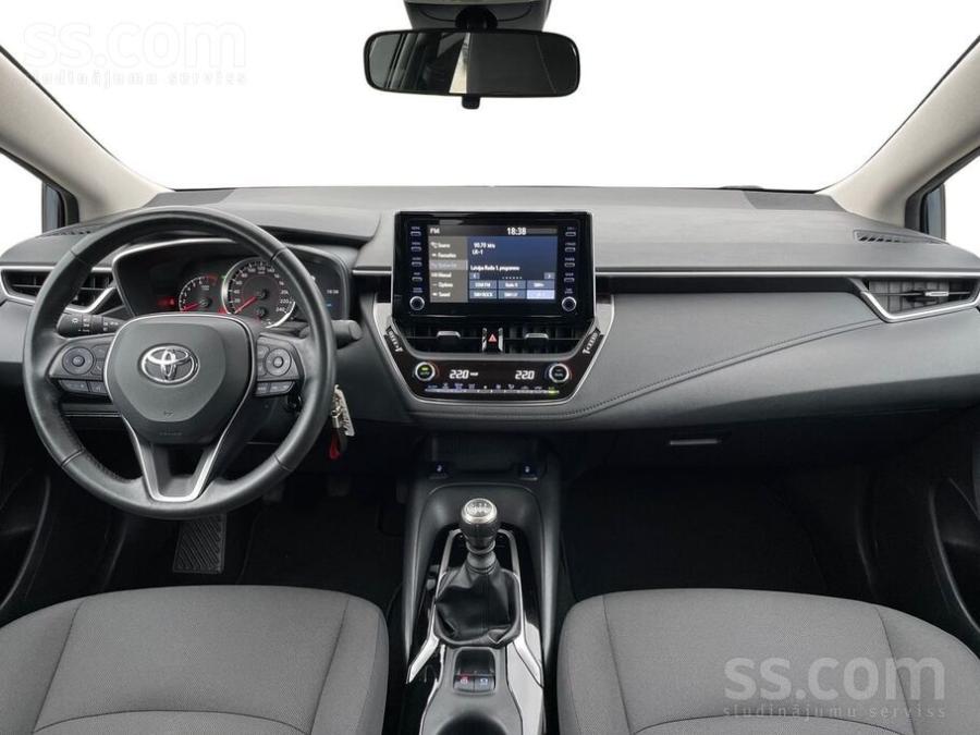 Toyota Corolla 2019 in Riga, with an engine capacity of 1.60 L and mileage of 132 thousand km for 12990 €, photo 8 on AUTOMOTO.COM.LV