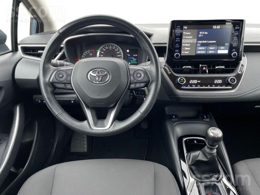 Toyota Corolla 2019 in Riga, with an engine capacity of 1.60 L and mileage of 132 thousand km for 12990 €, photo 9 on AUTOMOTO.COM.LV