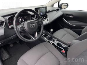 Toyota Corolla 2019 in Riga, with an engine capacity of 1.60 L and mileage of 132 thousand km for 12990 €, photo 11 on AUTOMOTO.COM.LV