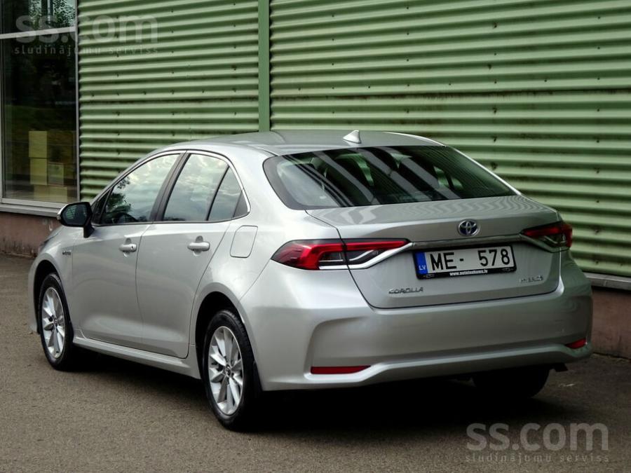 Toyota Corolla 2019 in Riga, with an engine capacity of 1.80 L and mileage of 97 thousand km for 15900 €, photo 4 on AUTOMOTO.COM.LV
