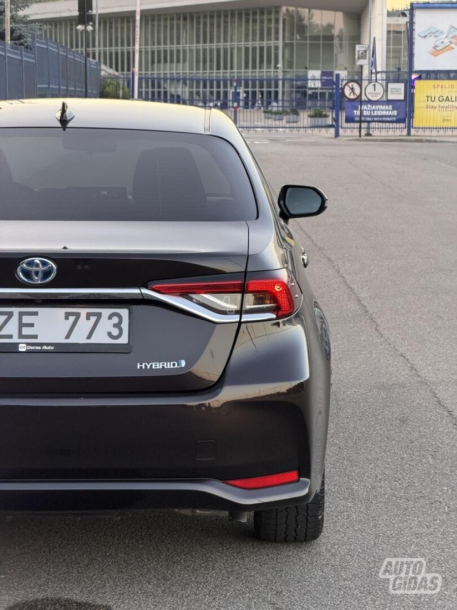 Toyota Corolla 2019 in Vilnius, with an engine capacity of 1.80 L and mileage of 186 thousand km for 15500 €, photo 5 on AUTOMOTO.COM.LV