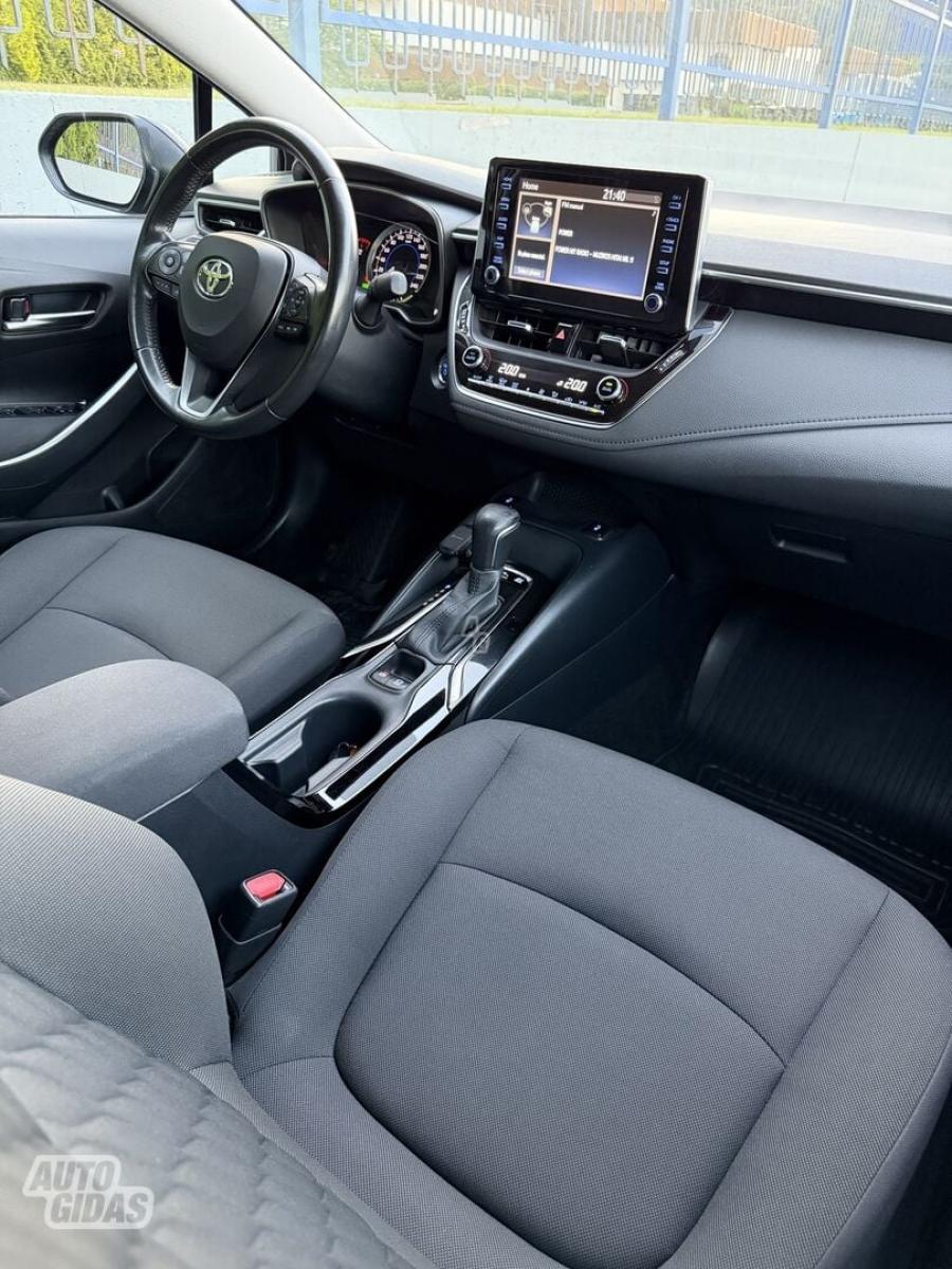 Toyota Corolla 2019 in Vilnius, with an engine capacity of 1.80 L and mileage of 186 thousand km for 15500 €, photo 13 on AUTOMOTO.COM.LV