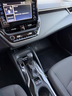 Toyota Corolla 2019 in Vilnius, with an engine capacity of 1.80 L and mileage of 186 thousand km for 15500 €, photo 15 on AUTOMOTO.COM.LV